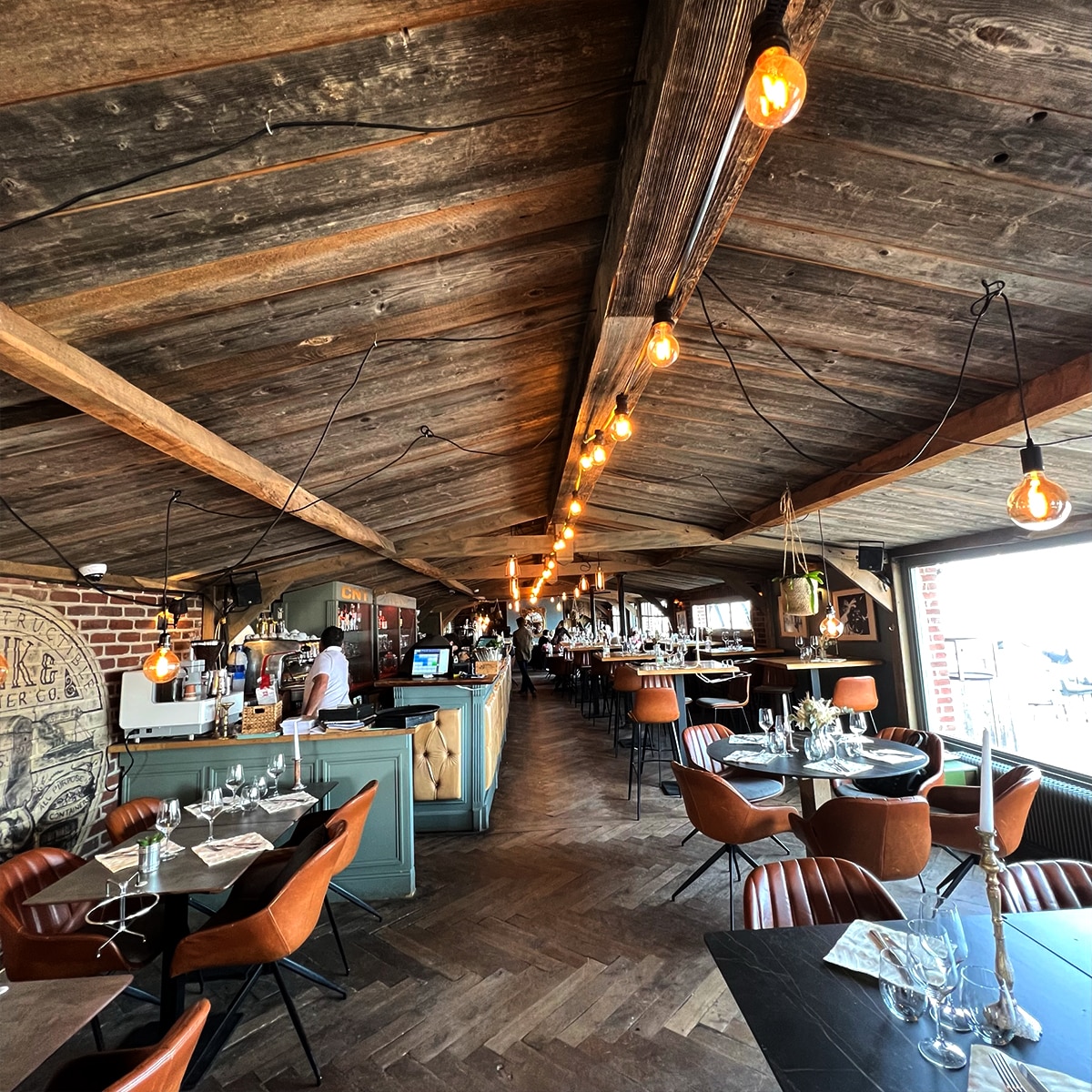 Realization Matériaux Authentiques : Base Nord restaurant